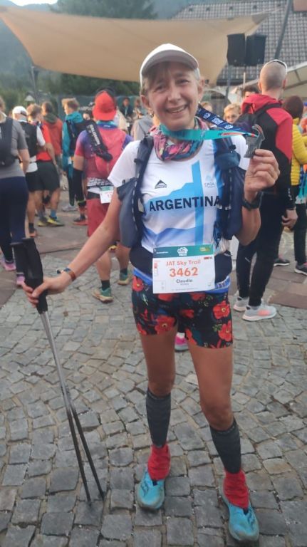 Claudia Ponce se presento en Julian Alps de Eslovenia del circuito UTMB ...